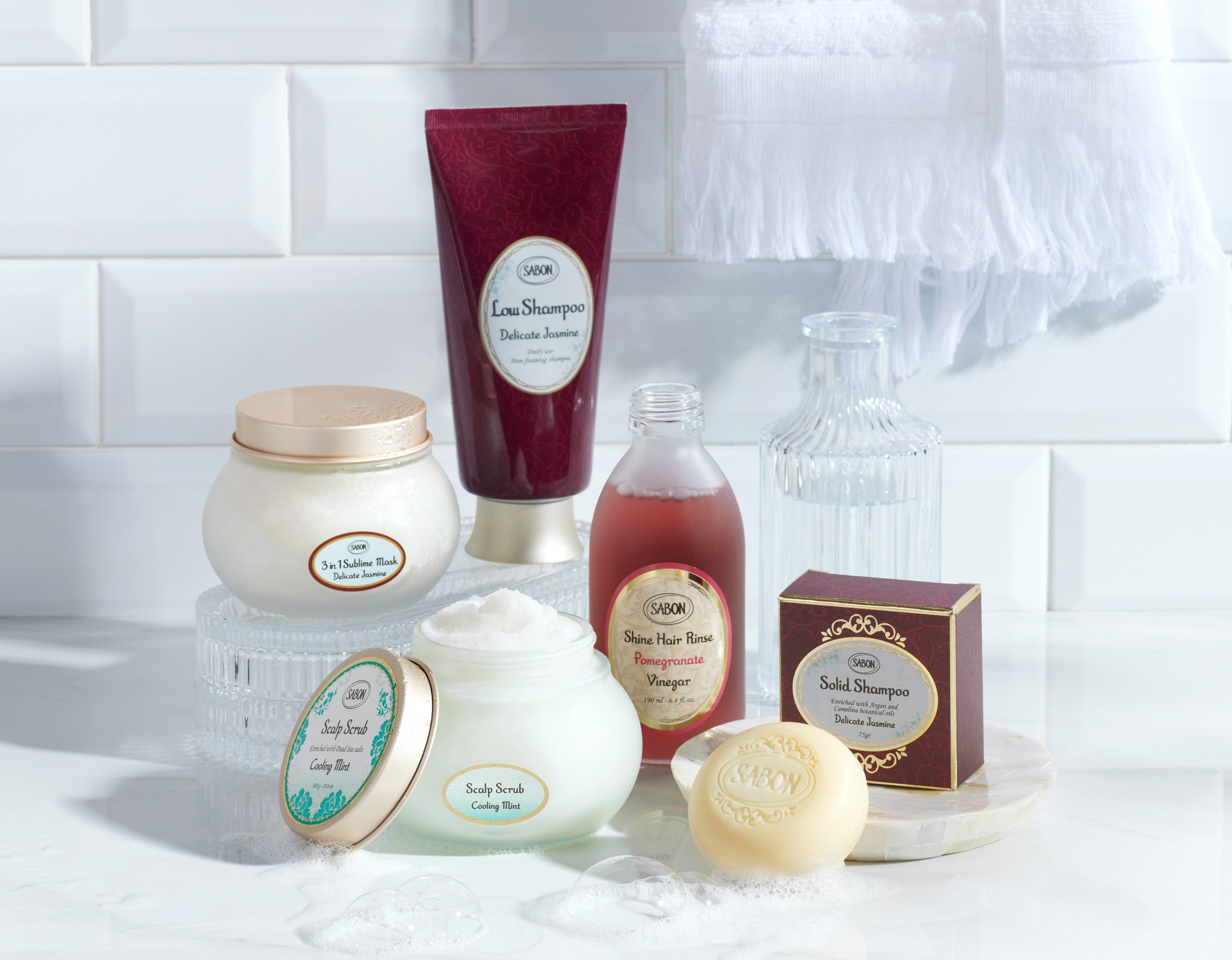 Frizzy Hair Guide - How to Tame Frizzy Hair | SABON